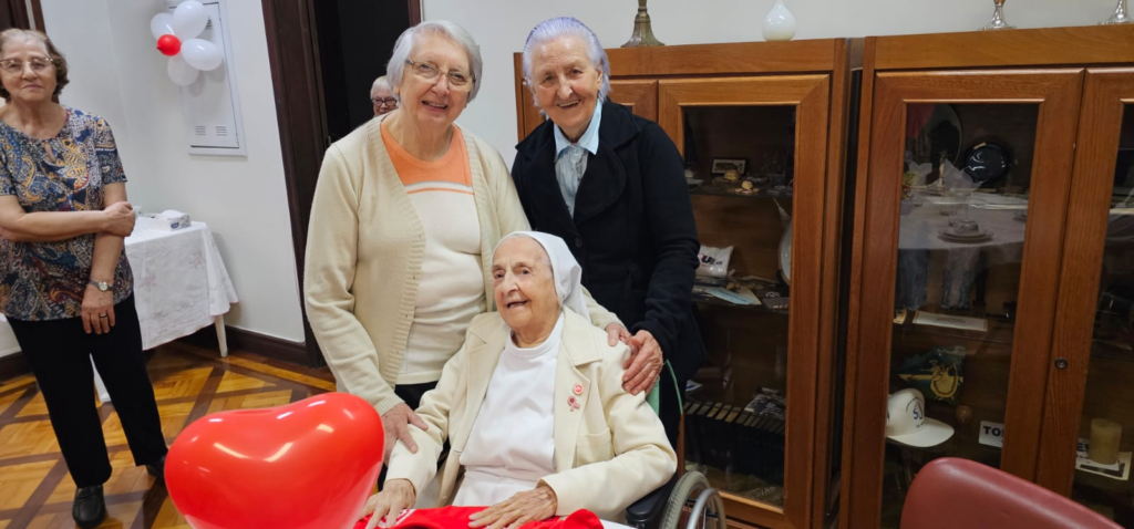 Inah Canabarro Lucas, World's 5th Oldest Person, Celebrates 115th ...