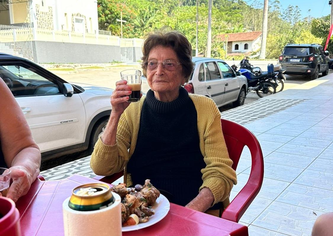 Jandyra Faria dos Santos of Brazil celebrates her 110th birthday ...