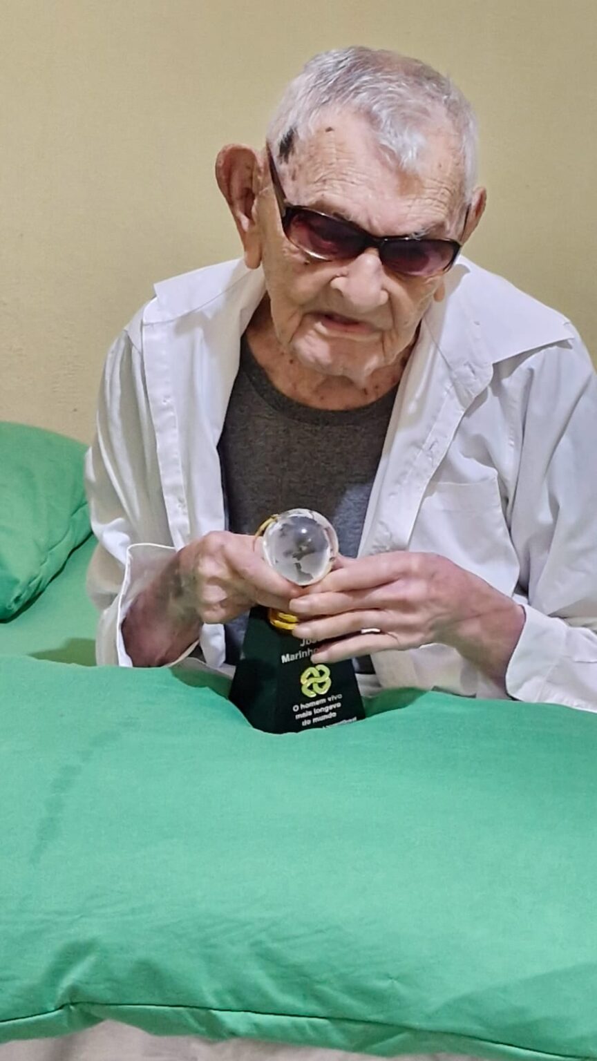 João Marinho Neto, 112, Receives World's Oldest Man Trophy - LongeviQuest